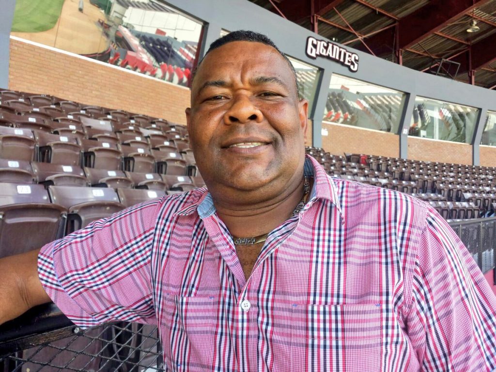 Gigantes contratan narrador Tony Alberto – El Desenlace