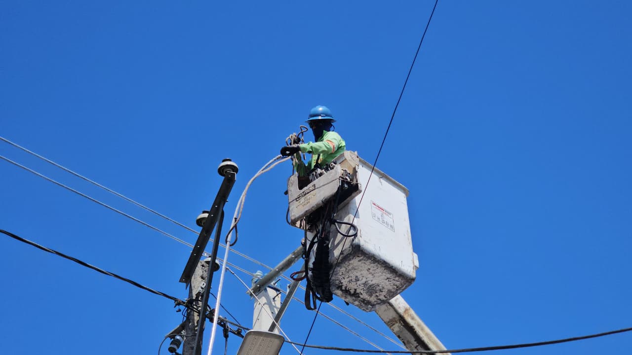 Edenorte avanza en la adecuación de redes eléctricas en Troncal Cevicos ...